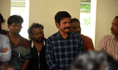 Celebrities pay tribute to actor Devadas Kanakala